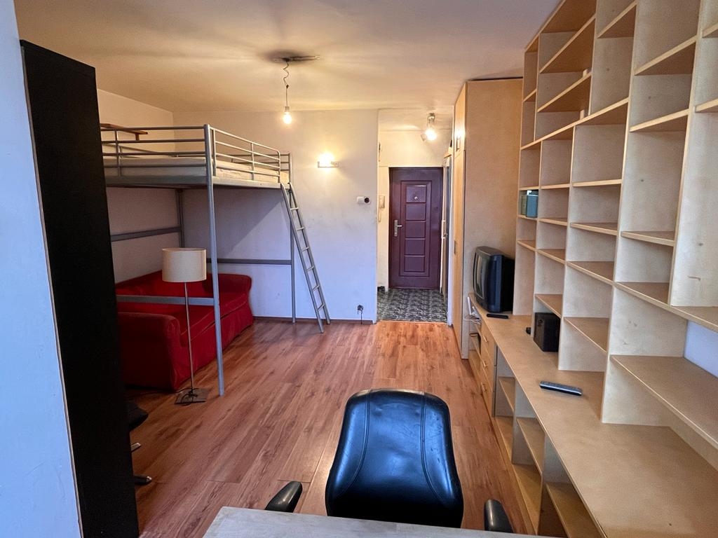 Garsoniera Titan, Piata Minis, Barajul Uzului - anuntul.ro