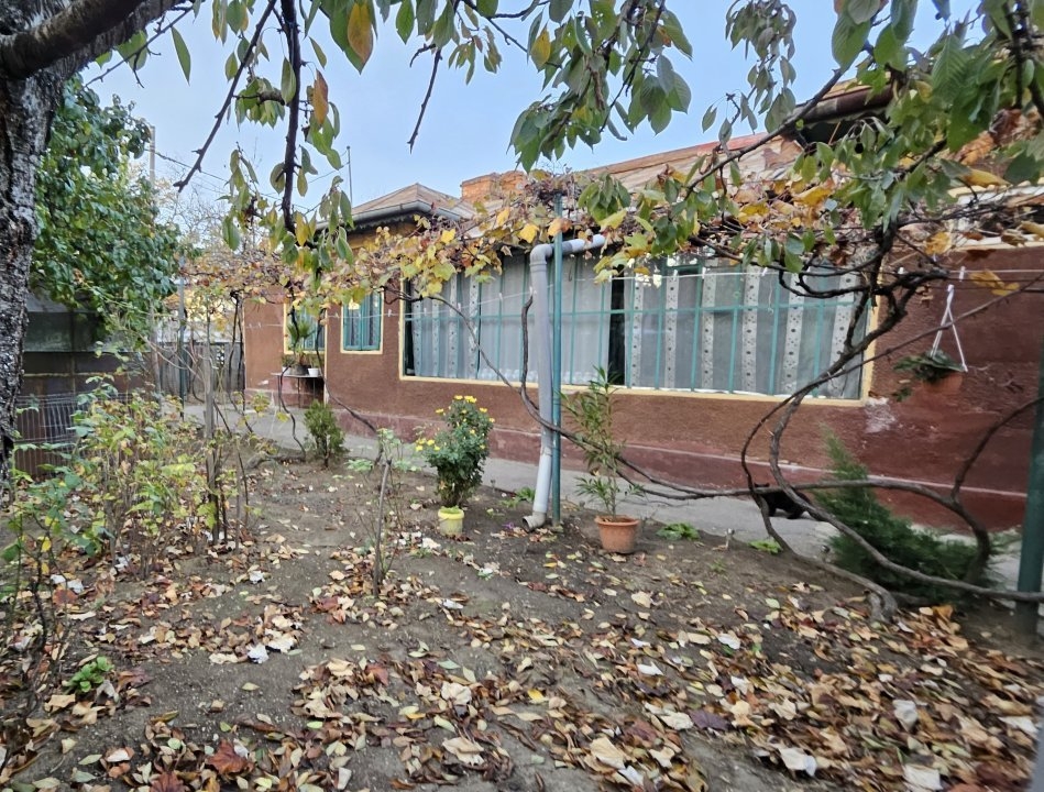 Casa Podul Constanta, Sos. Chitilei Vand casa cu teren - anuntul.ro