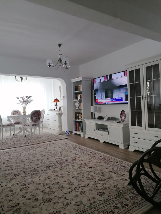 Casa Romanesti, vanzare doua corpuri de case - anuntul.ro