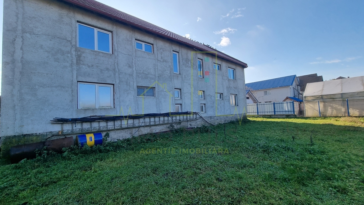 Casa Timis 1/2 Duplex in centrul localitati Utvin - anuntul.ro