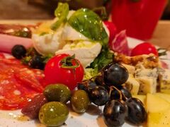 Angajare Bucatari Trattoria Roz Cafe - anuntul.ro