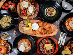 Angajare Restaurant Ceaun, angajeaza bucatari - anuntul.ro