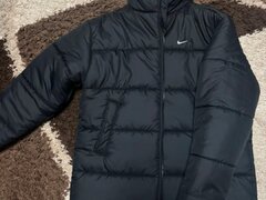 De vanzare geaca Nike pentru femei Marime: M (mai degra - anuntul.ro